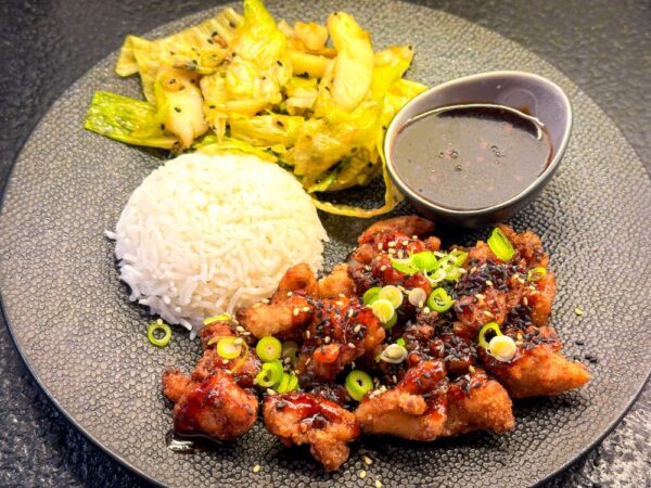 Dakgangjeong en sangchu-geotjeori – Koreaanse gefrituurde pittige kip ...